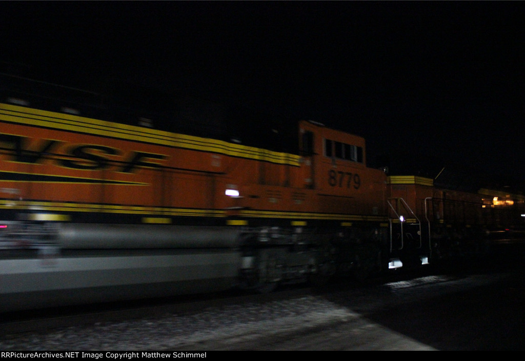 BNSF 8779